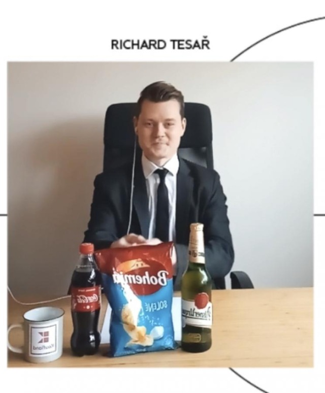 RICHARD TESAŘ oblíbený hlas českého televizního a podcastového éteru ...